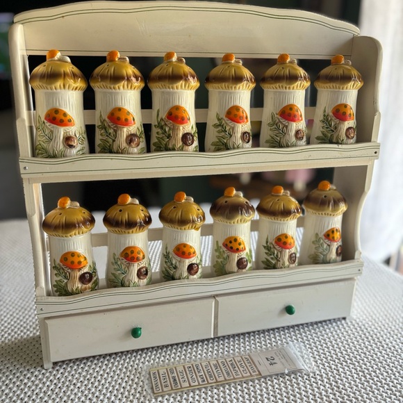 Sears | Kitchen | Mushroom Spice Rack Set Of 2 With Rack And Labels ...